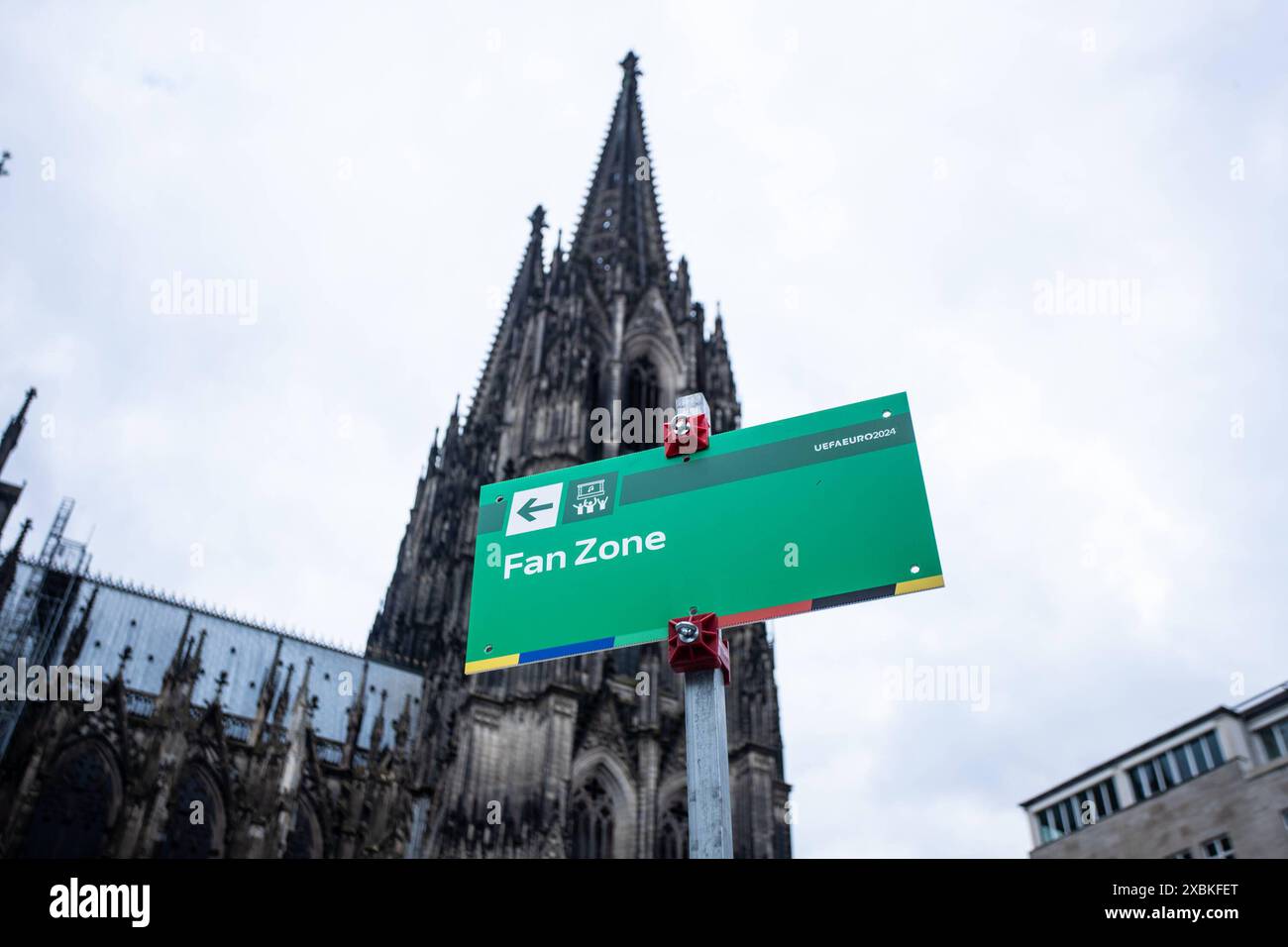 EURO 2024 in Köln, Stilisierte Schilder in der Stadt 12.06.2024 ...