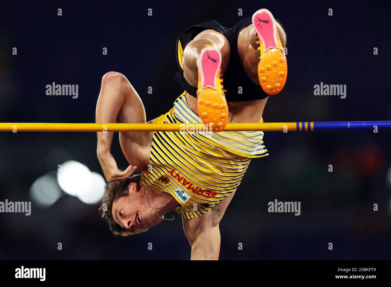Oleg zernikel pole vault hi-res stock photography and images - Alamy
