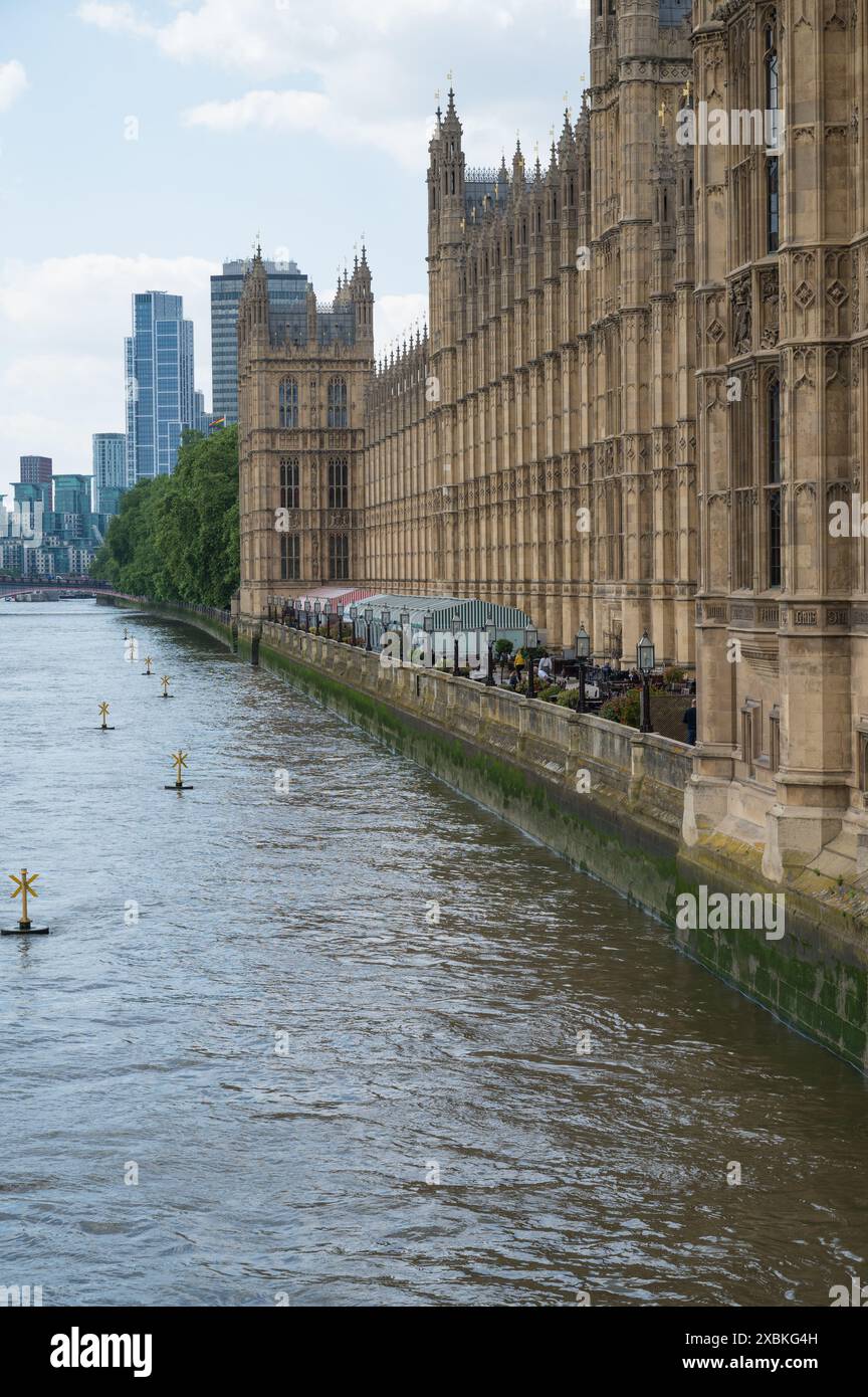 Exterior facade and Thames river terrace Palace of Westminster, Houses ...