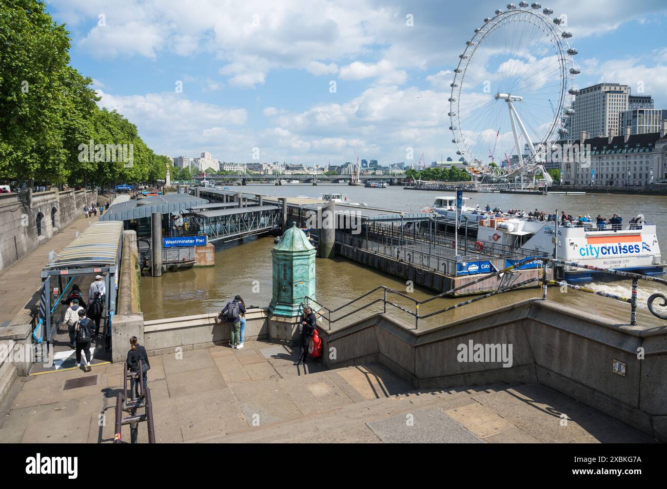 Riverboat ferry terminal hi-res stock photography and images - Alamy