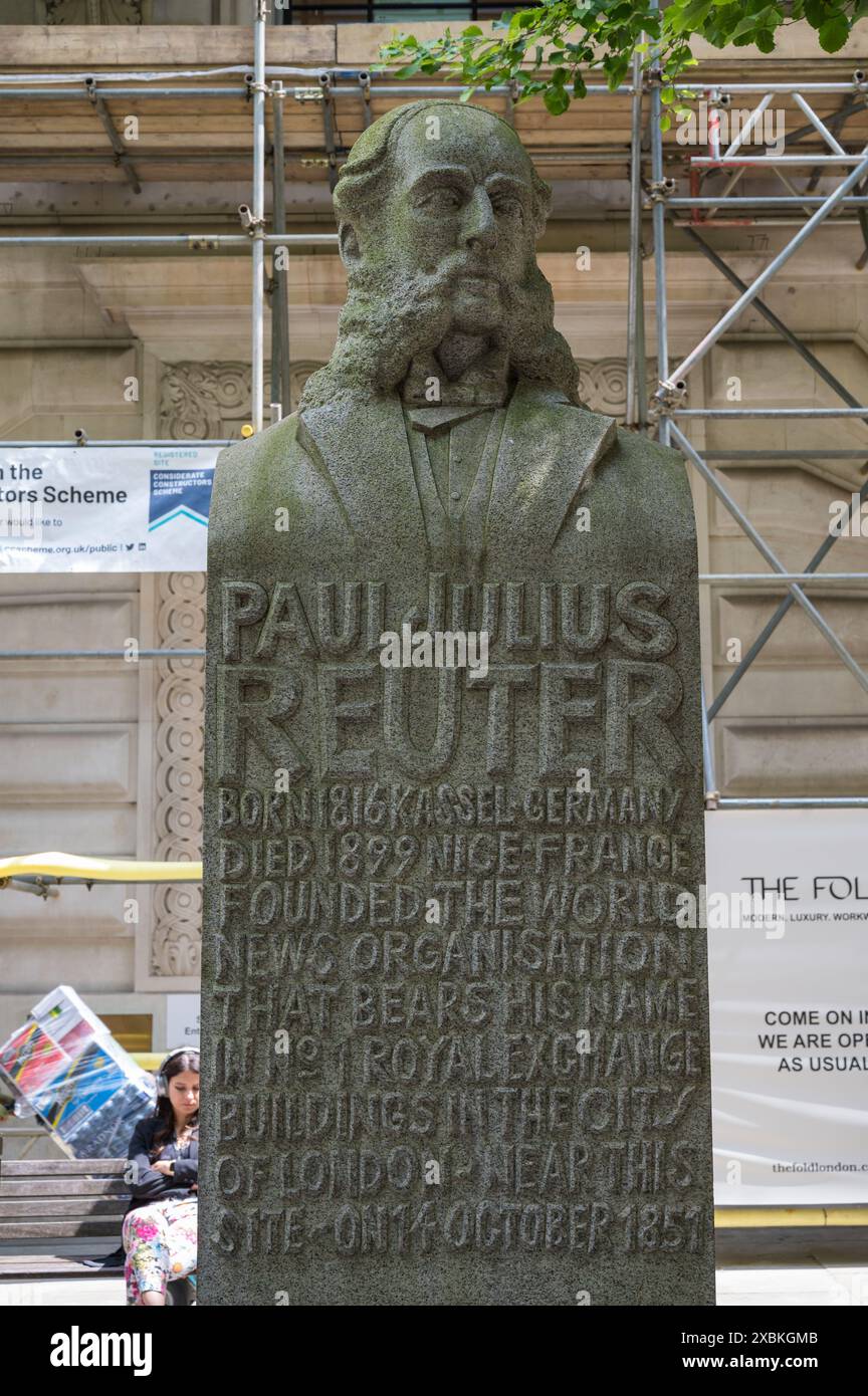 Commemorative sculpture by sculptor michael black hi-res stock ...