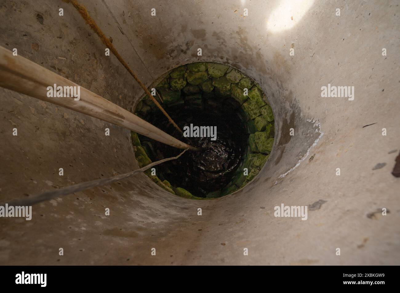 Well worker water pumping hi-res stock photography and images - Alamy