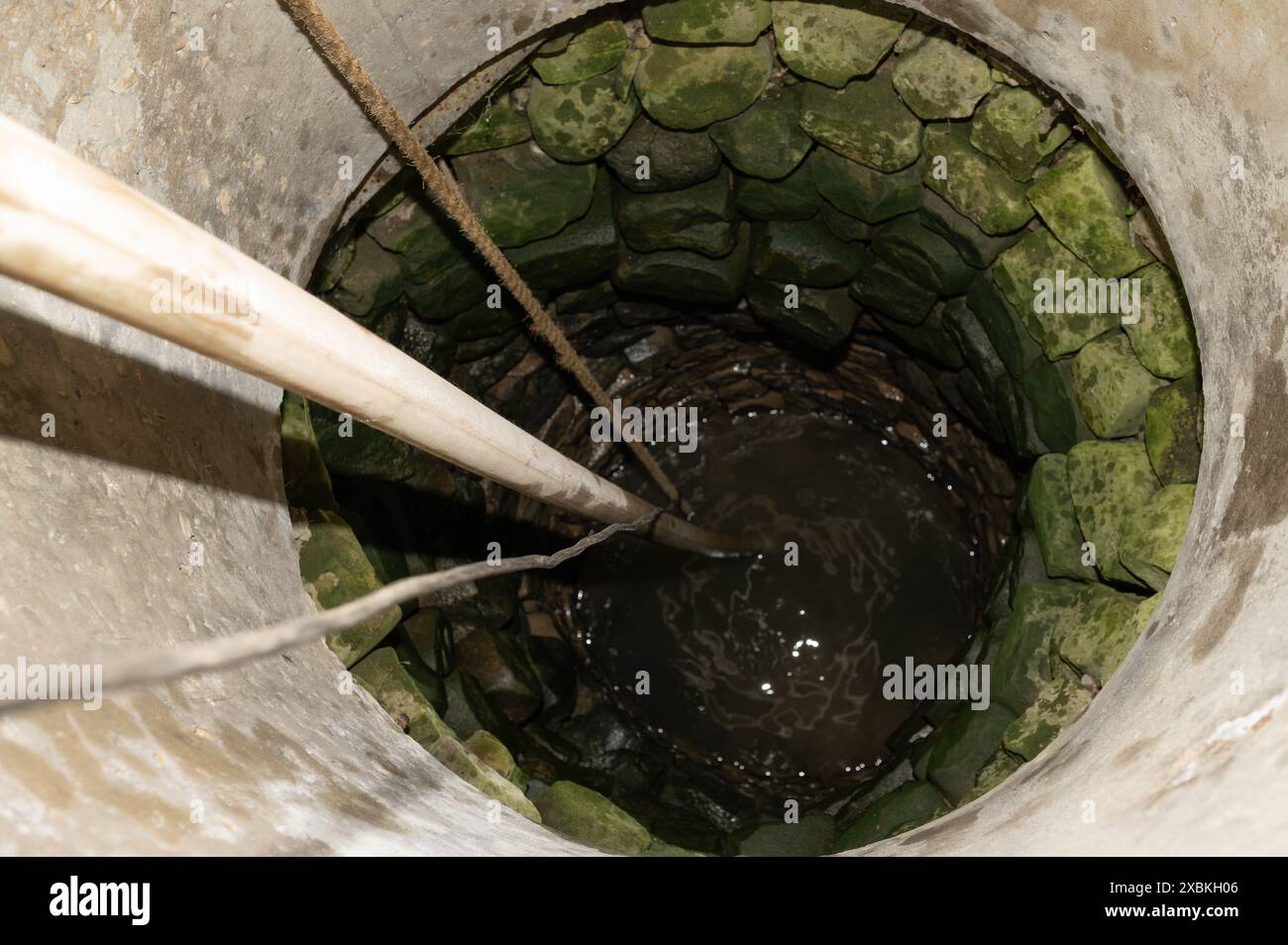 Well worker water pumping hi-res stock photography and images - Alamy