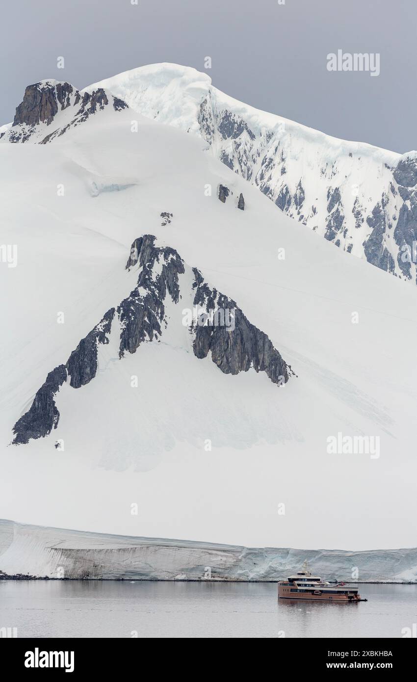Port Lockroy StationNeumayer Channel, Palmer Archipelago, Antarctic ...