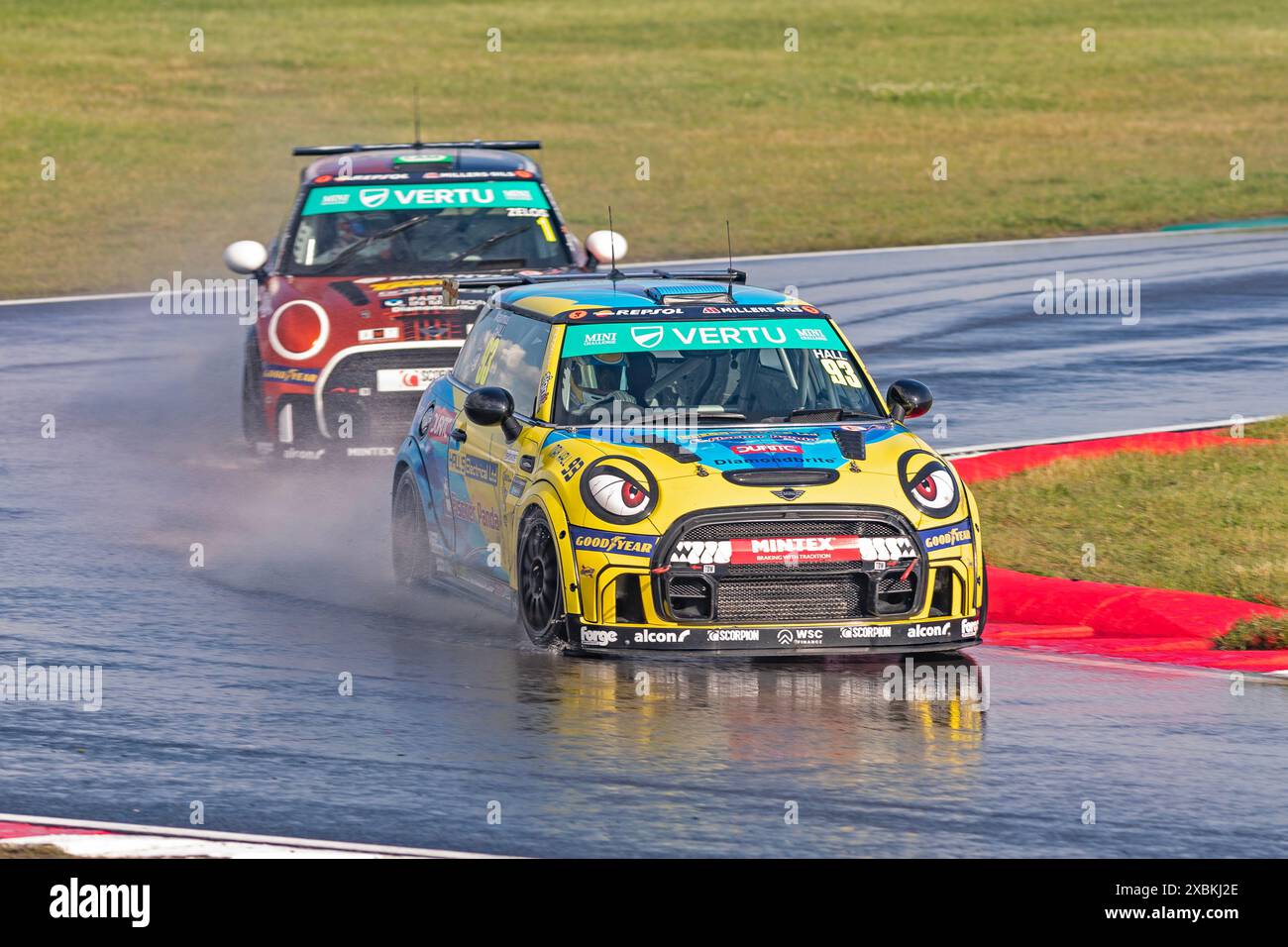 Maximus Hall Under Pressure From Dan Zelos Vertu Mini Challenge ...