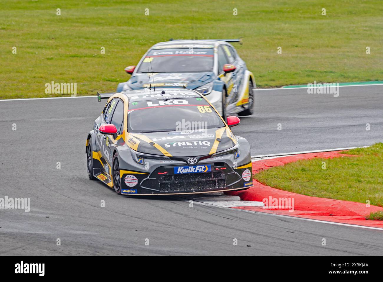 Josh Cook Under Pressure From Mikey Doble British Touring Car ...