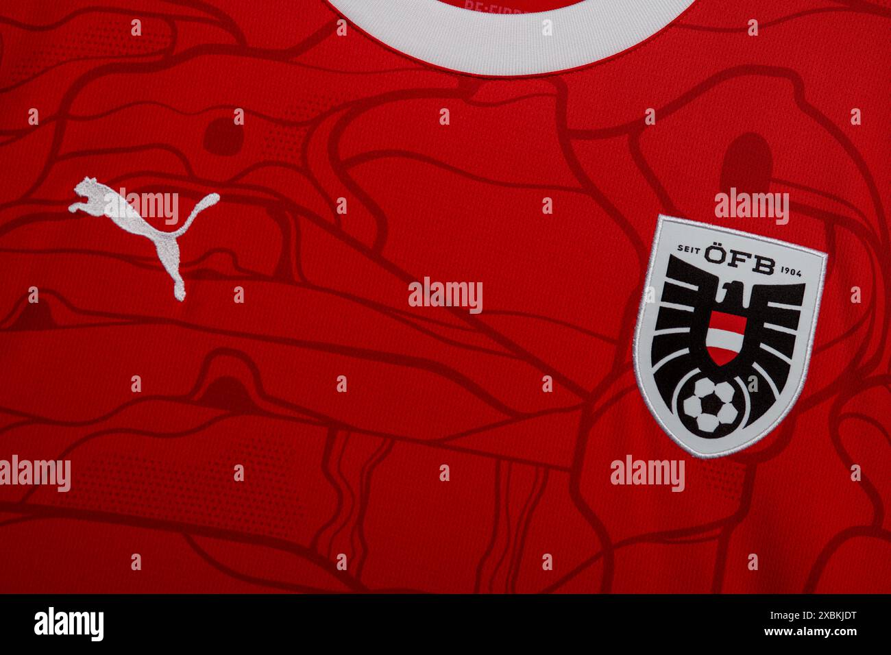 Austria national football team badge hi-res stock photography and ...
