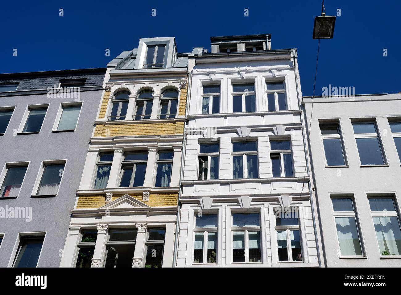 Unadorned facades hi-res stock photography and images - Alamy