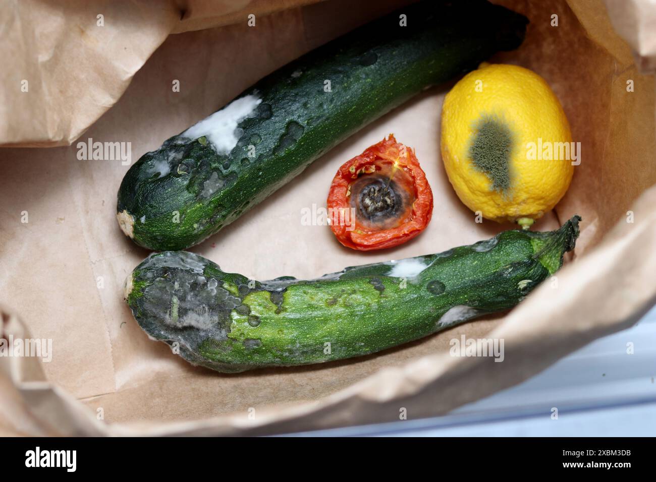 Rotten zucchini hi-res stock photography and images - Alamy