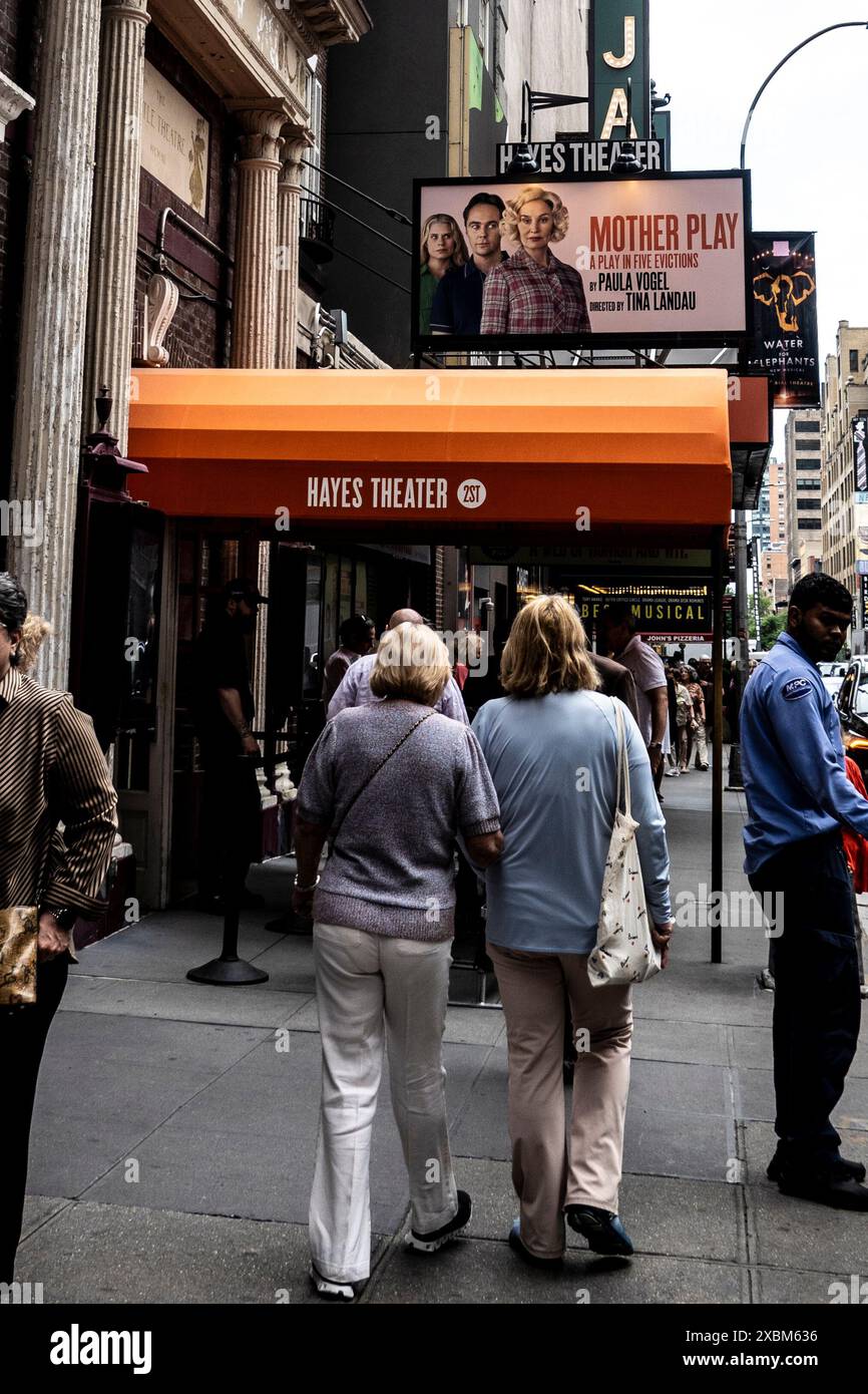 Mother play broadway hi-res stock photography and images - Alamy