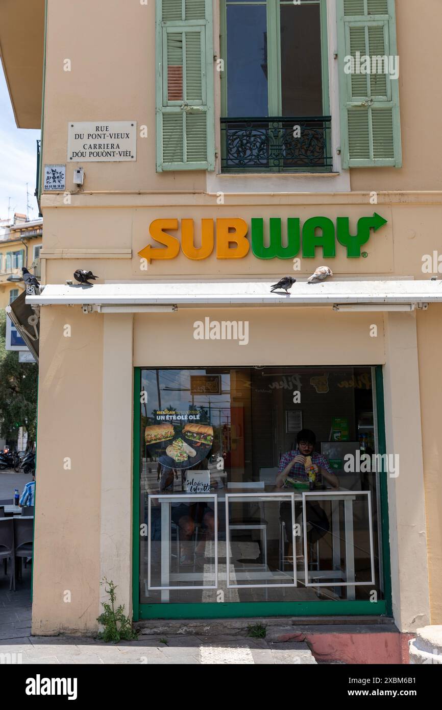 Subway restaurant interior hi-res stock photography and images - Alamy