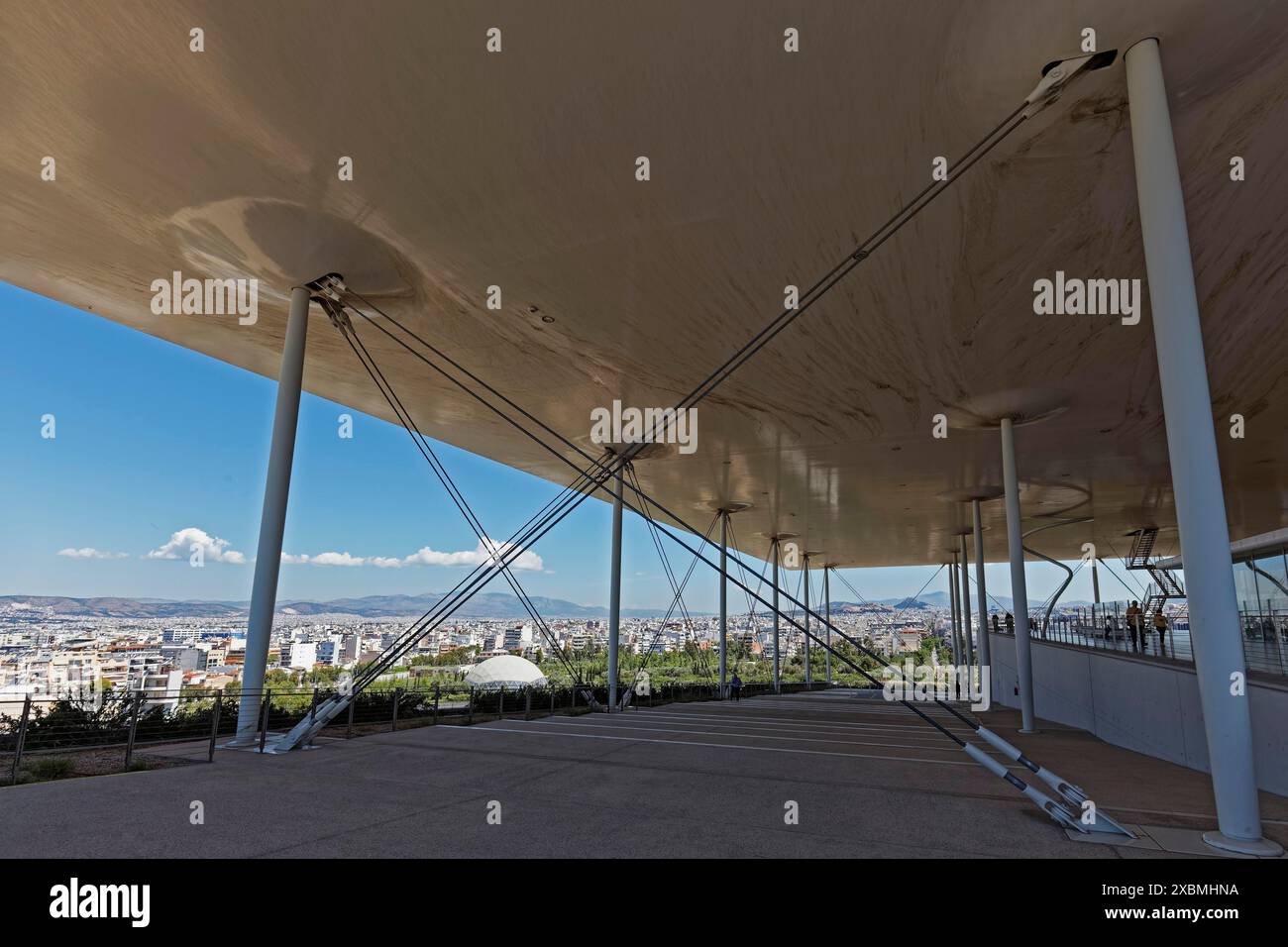 Viewing terrace with floating flat roof, view of landscape park and ...