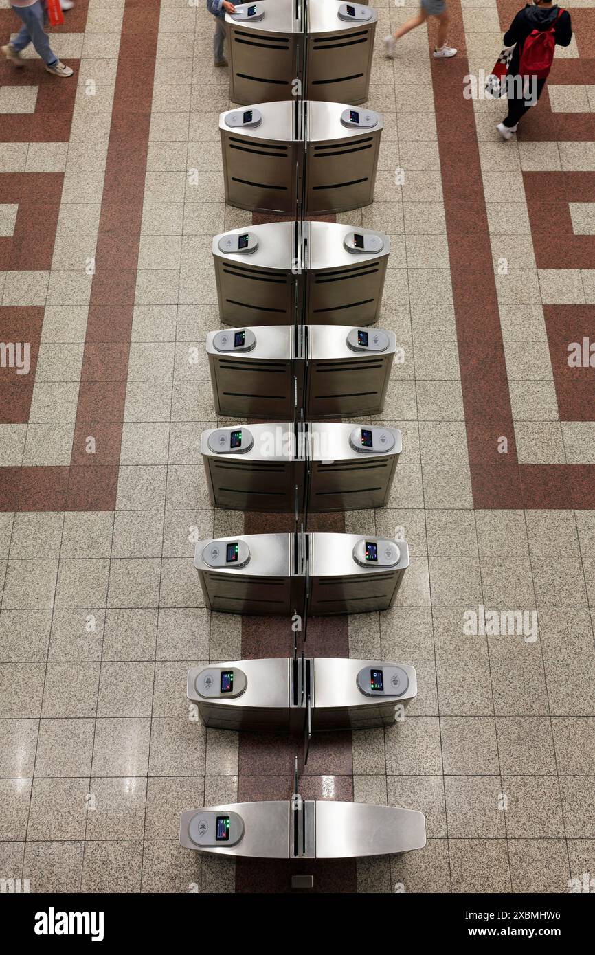 Syntagma metro station hi-res stock photography and images - Alamy