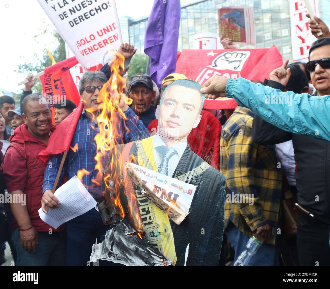 Movimientos movimientos movimientos hi-res stock photography and images ...