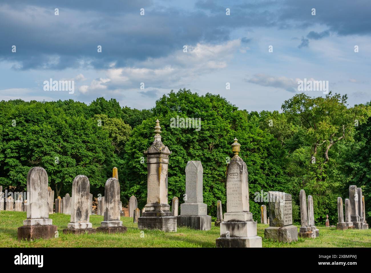St jacobs stone church and cemetery hi-res stock photography and images ...