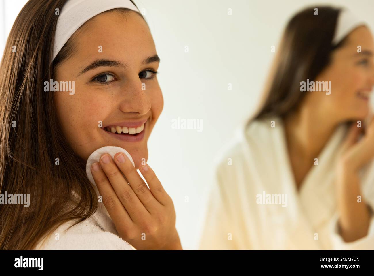 Female cleansing routine hi-res stock photography and images - Alamy