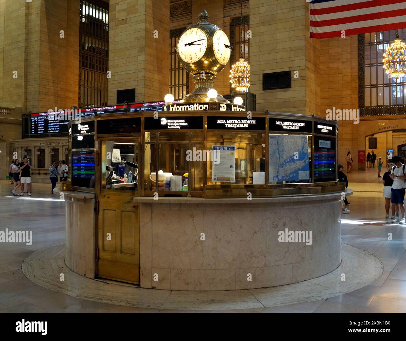Modern metro kiosk hi-res stock photography and images - Alamy