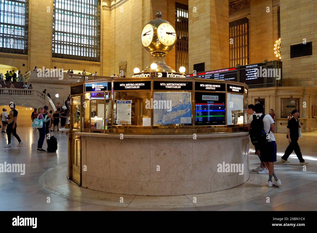 Modern metro kiosk hi-res stock photography and images - Alamy