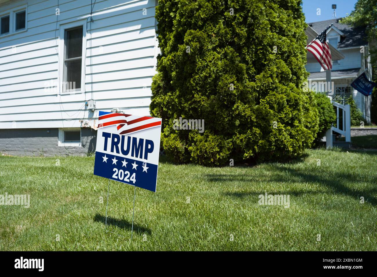 Trump 2024 sign hi-res stock photography and images - Alamy