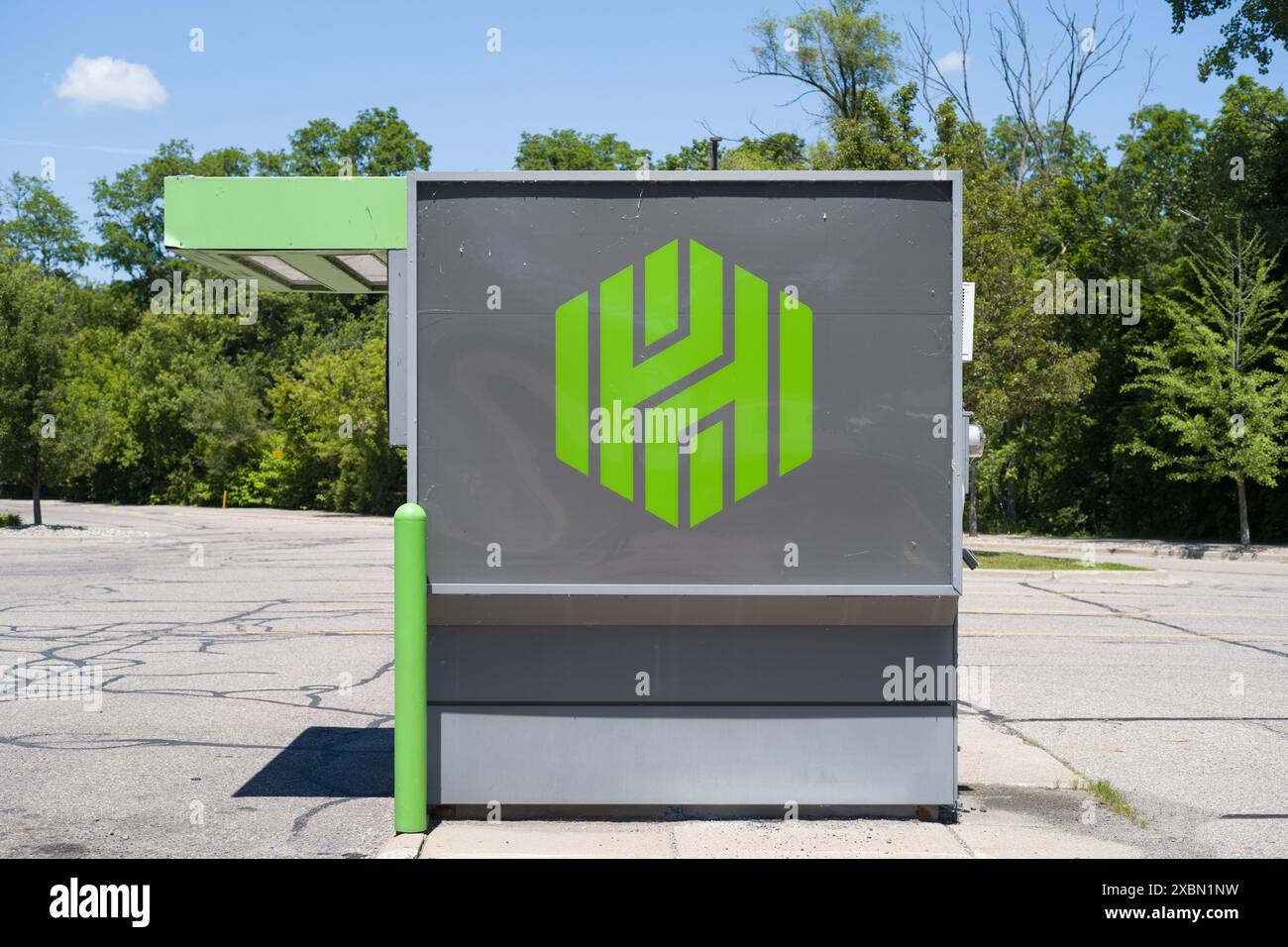 Outdoor atm machine hi-res stock photography and images - Alamy