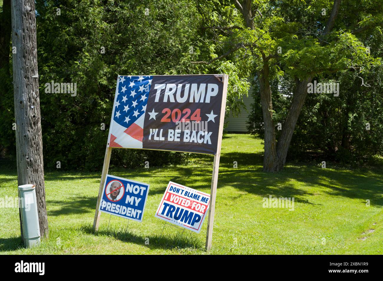 Usa election 2024 yard signs hi-res stock photography and images - Alamy