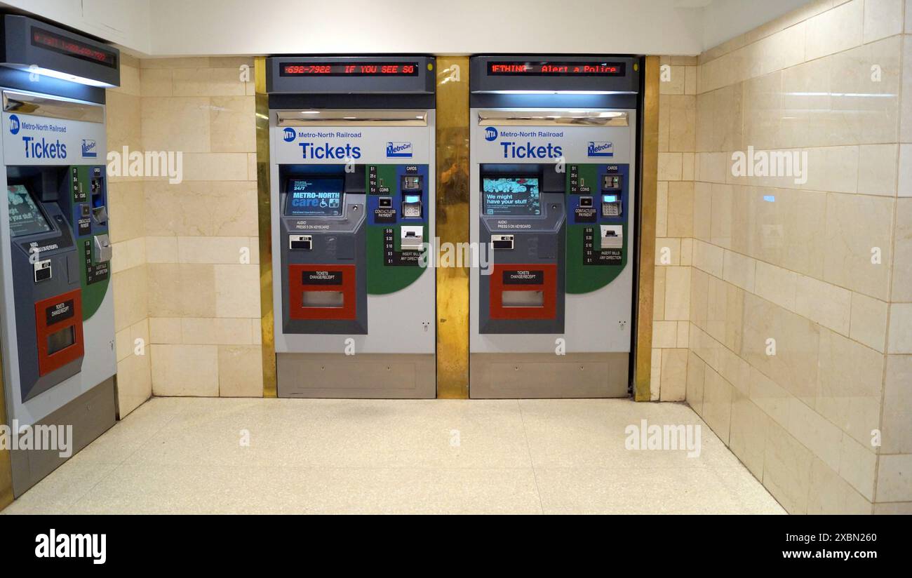 Automated railway ticketing hi-res stock photography and images - Alamy