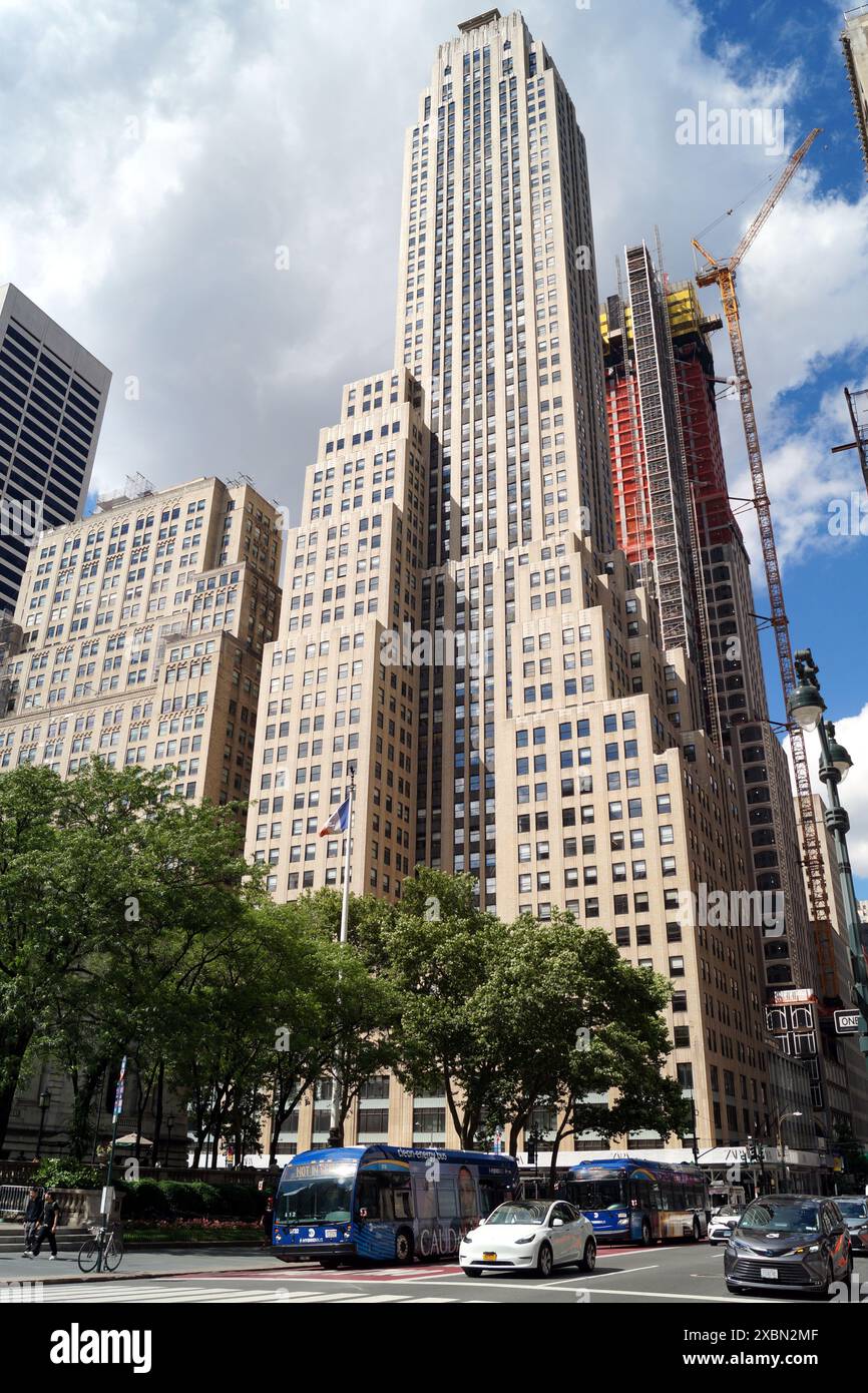 Salmon Tower Building, skyscraper at 500 5th Avenue built in Art Deco ...