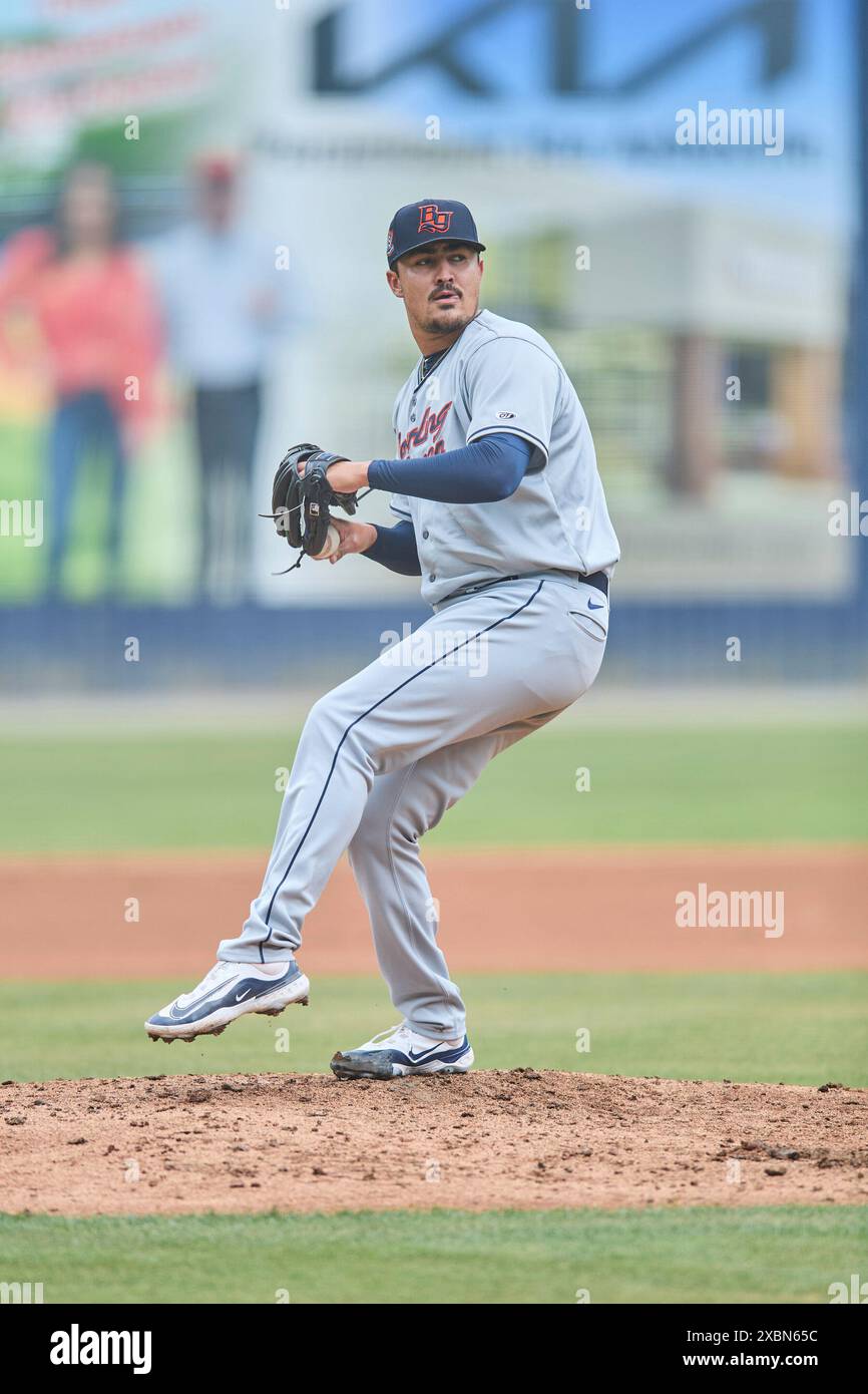 Bowling Green Hot Rods starting pitcher Trevor Martin (45) during a ...