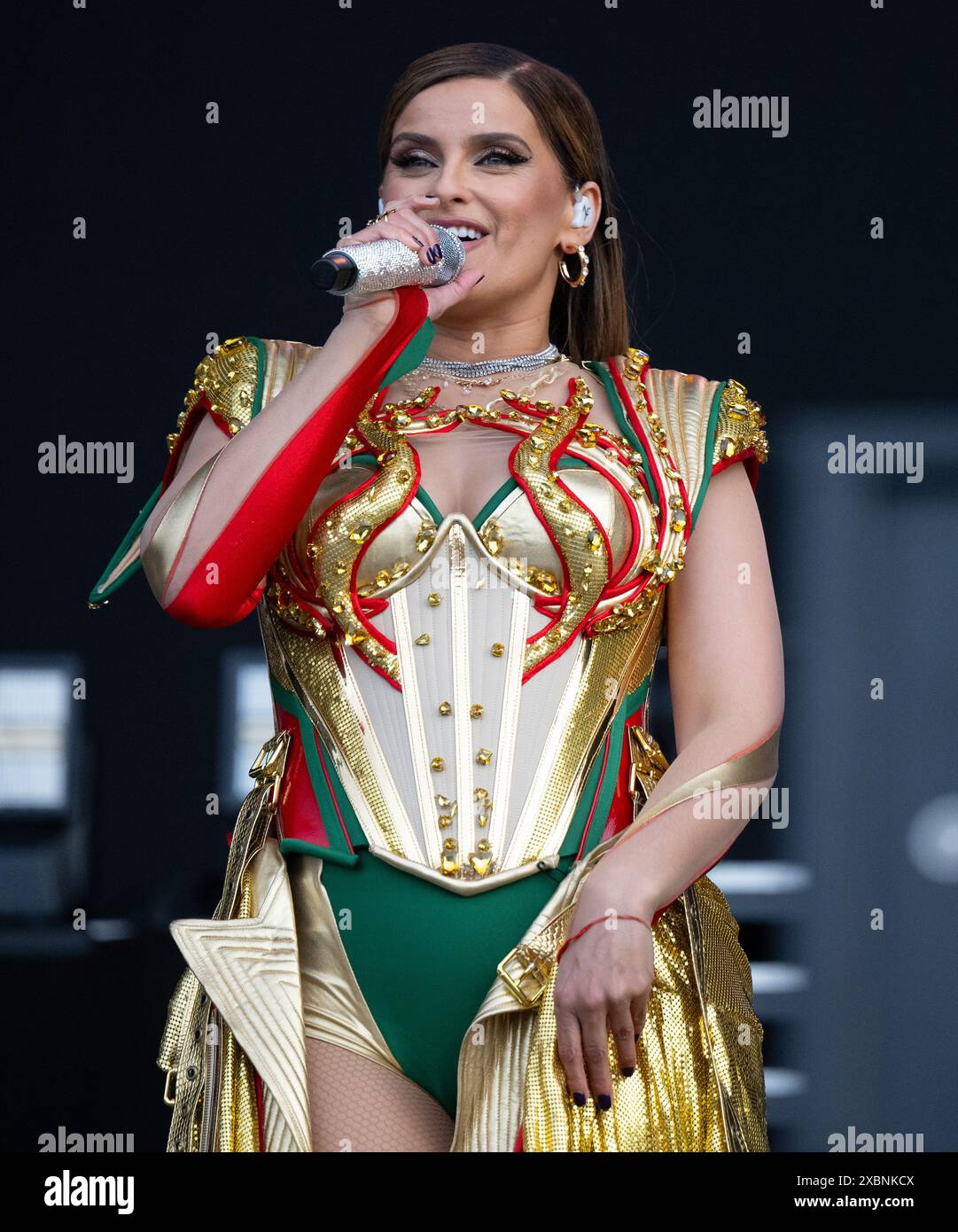 Nelly furtado fans hi-res stock photography and images - Alamy