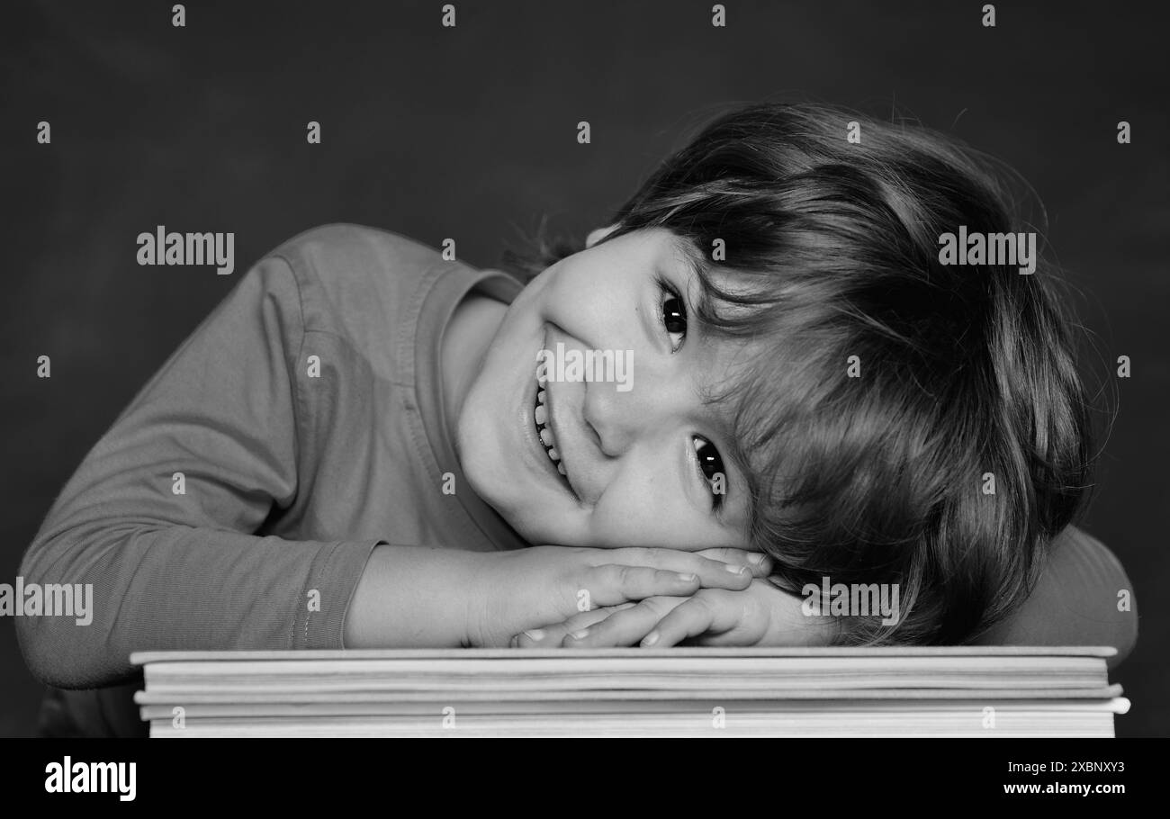 Happy school kids. School dream. Daydreamer school child. Dreams and ...