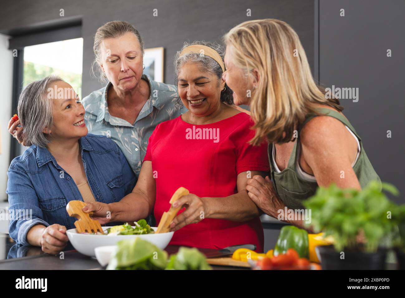Mature women hi-res stock photography and images - Alamy