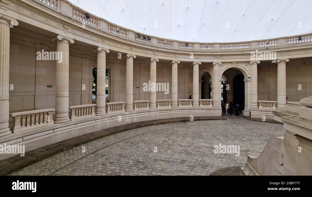 Palais galliera museum hi-res stock photography and images - Alamy