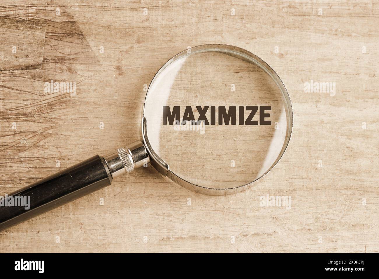 MAXIMIZE symbol. Business, minimalism concept. Copy space. MAXIMIZE ...