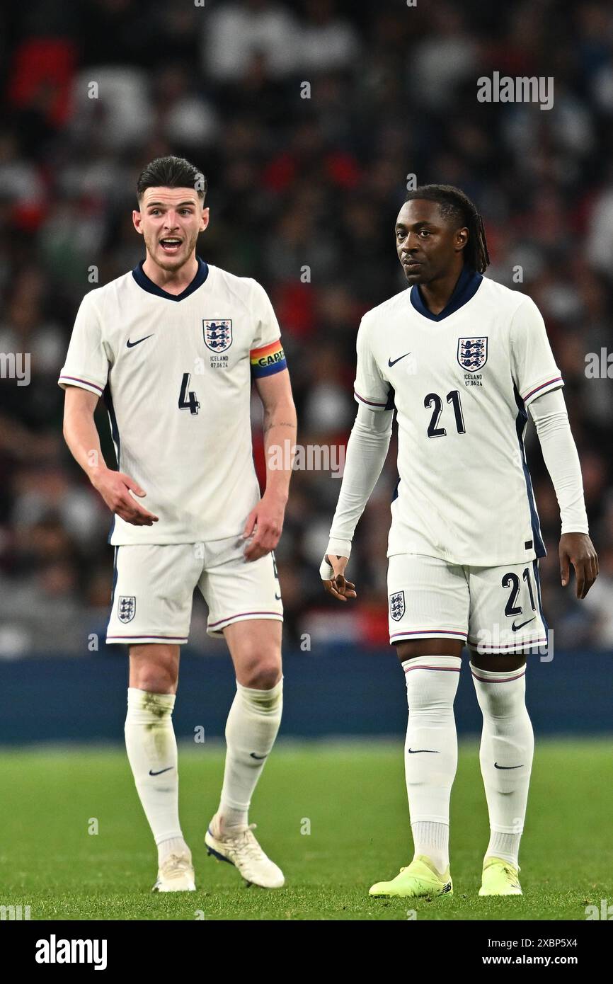 LONDON, ENGLAND - JUNE 7: Decland Rice and Eberechi Eze of England ...