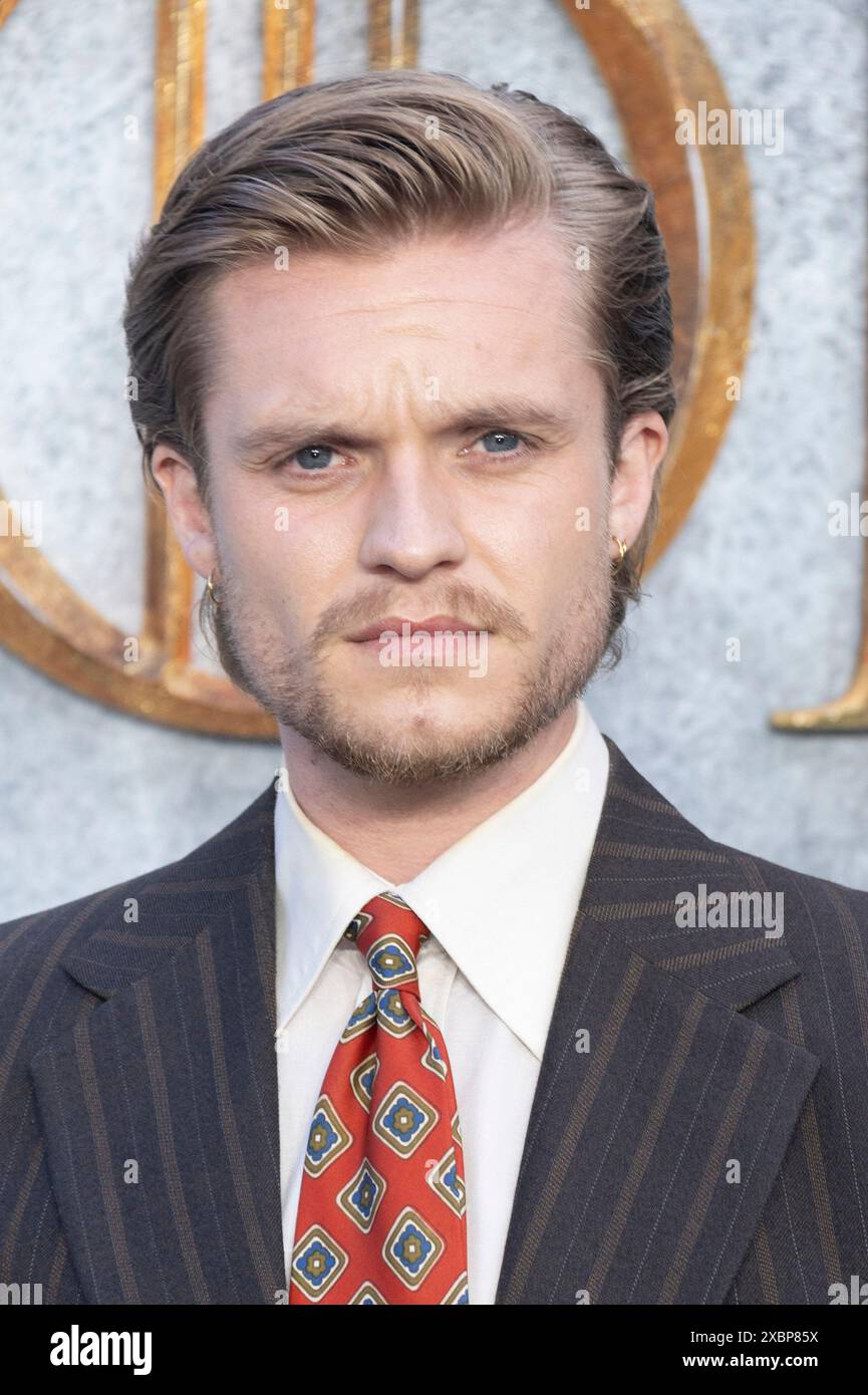 Tom glynn carney dragon hi-res stock photography and images - Alamy