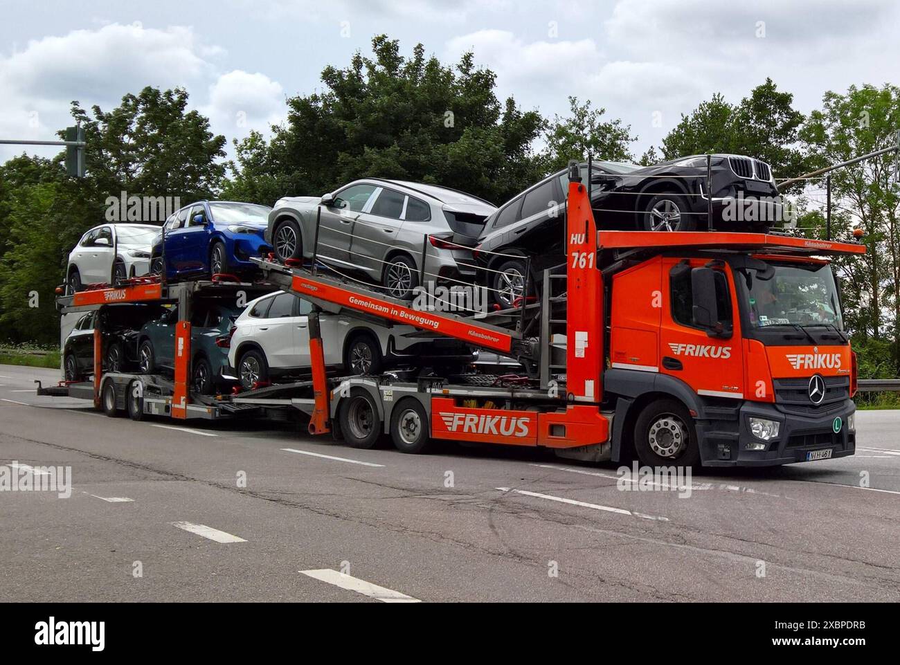 Fahrzeugtransporte hi-res stock photography and images - Alamy