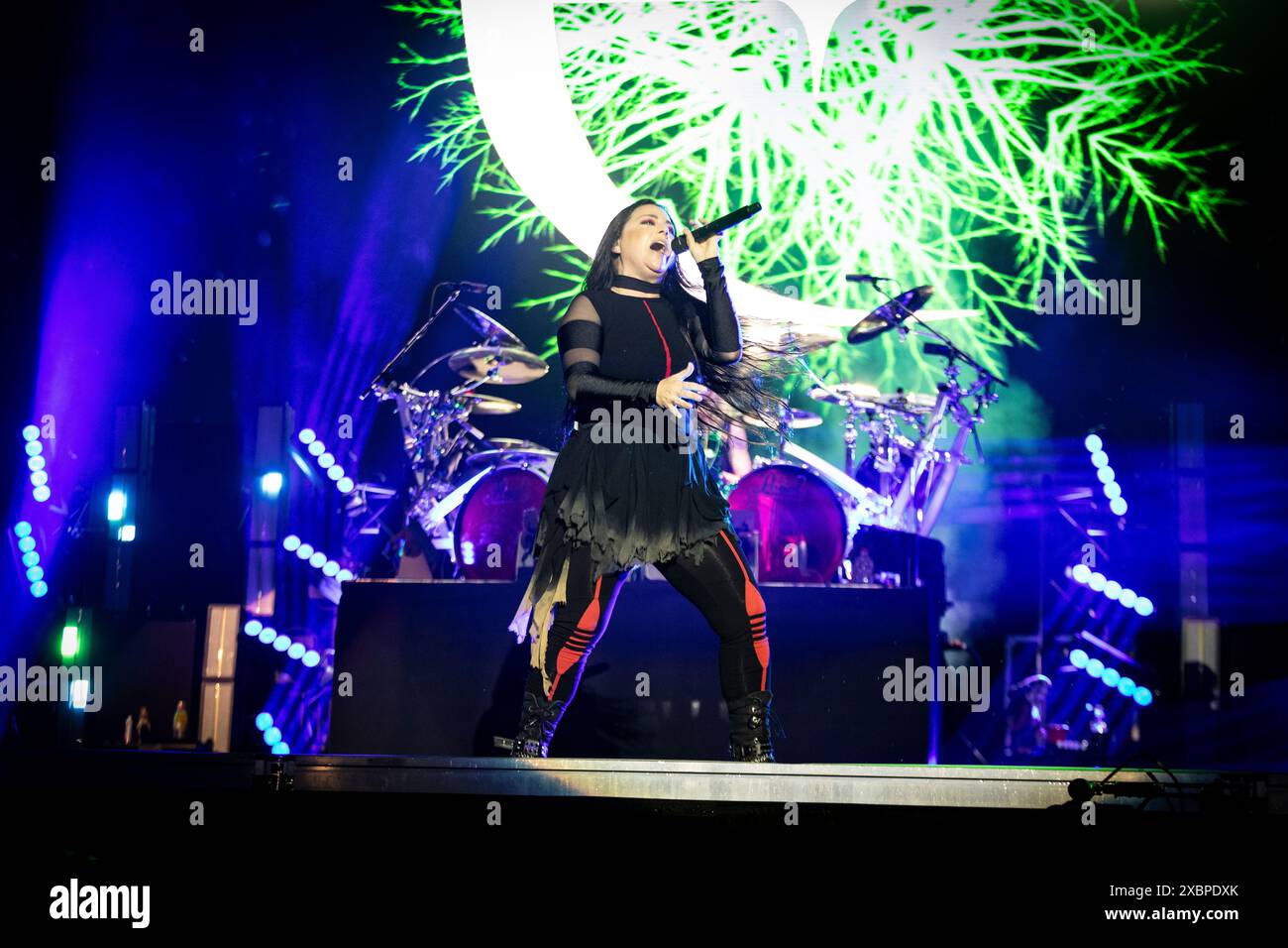 Evanescence fiera milano live 2024 hi-res stock photography and images ...