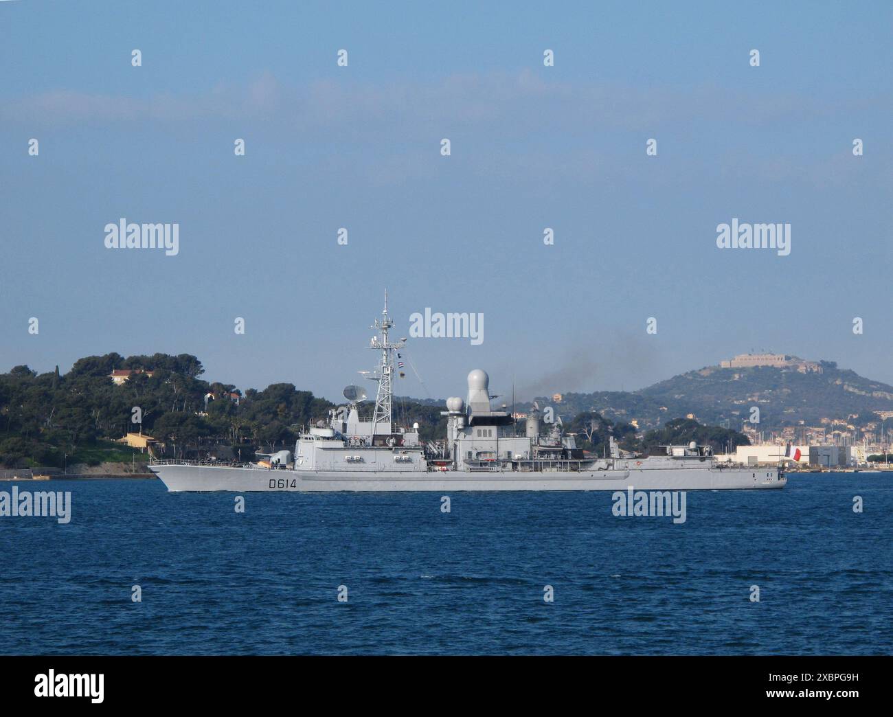 Anti aircraft frigate hi-res stock photography and images - Alamy