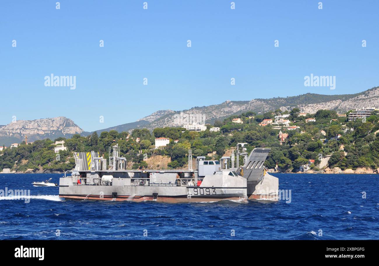 EDAR landing craft.of the french navy To be transported by LHD (landing ...