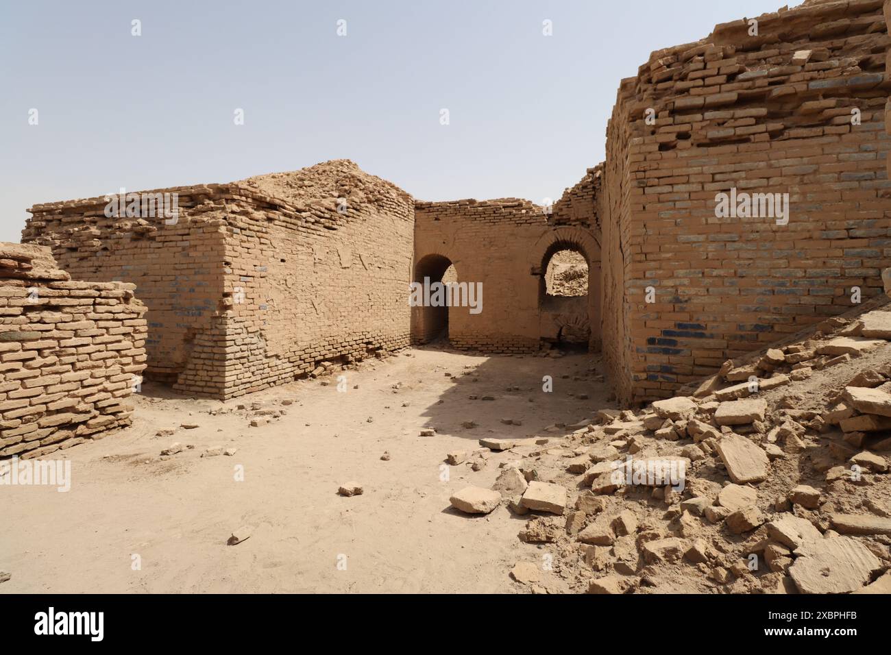 The ancient 7000 years old ruins of Uruk in the Iraqi city of Muthanna ...