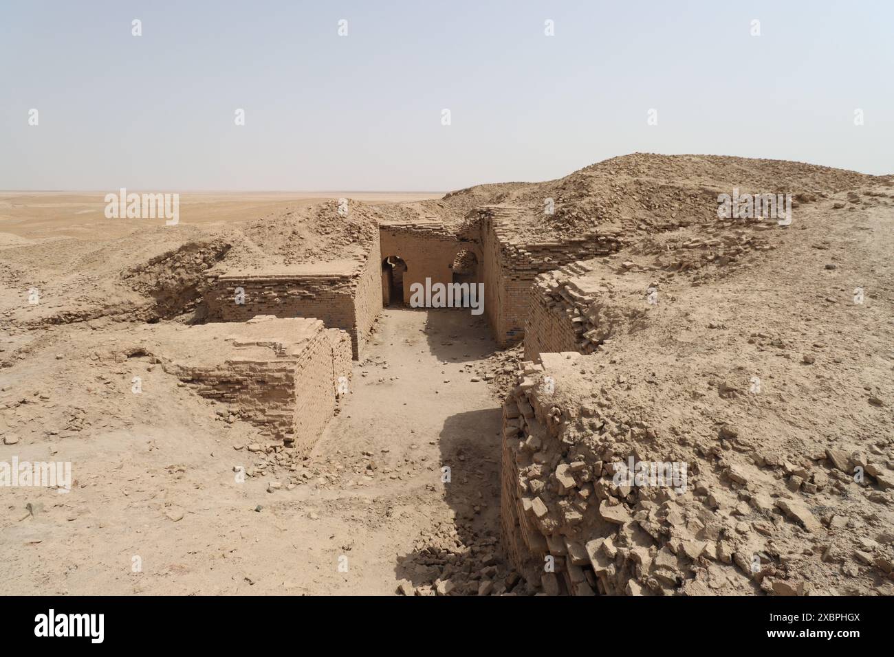 The ancient 7000 years old ruins of Uruk in the Iraqi city of Muthanna ...