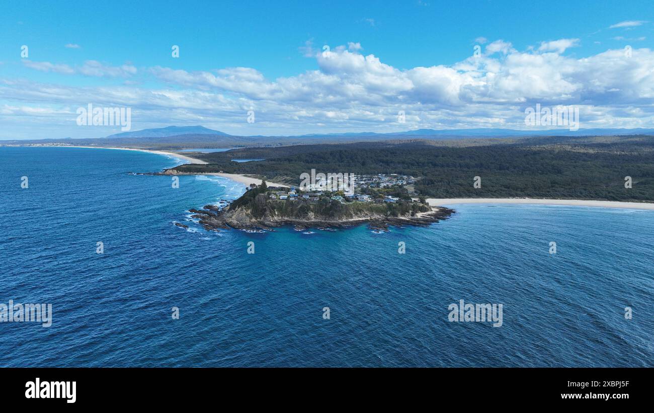 Aerial ocean beach island rocks hi-res stock photography and images - Alamy