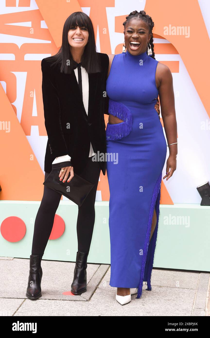 Claudia Winkleman und Clara Amfo bei der Royal Academy of Arts Summer ...