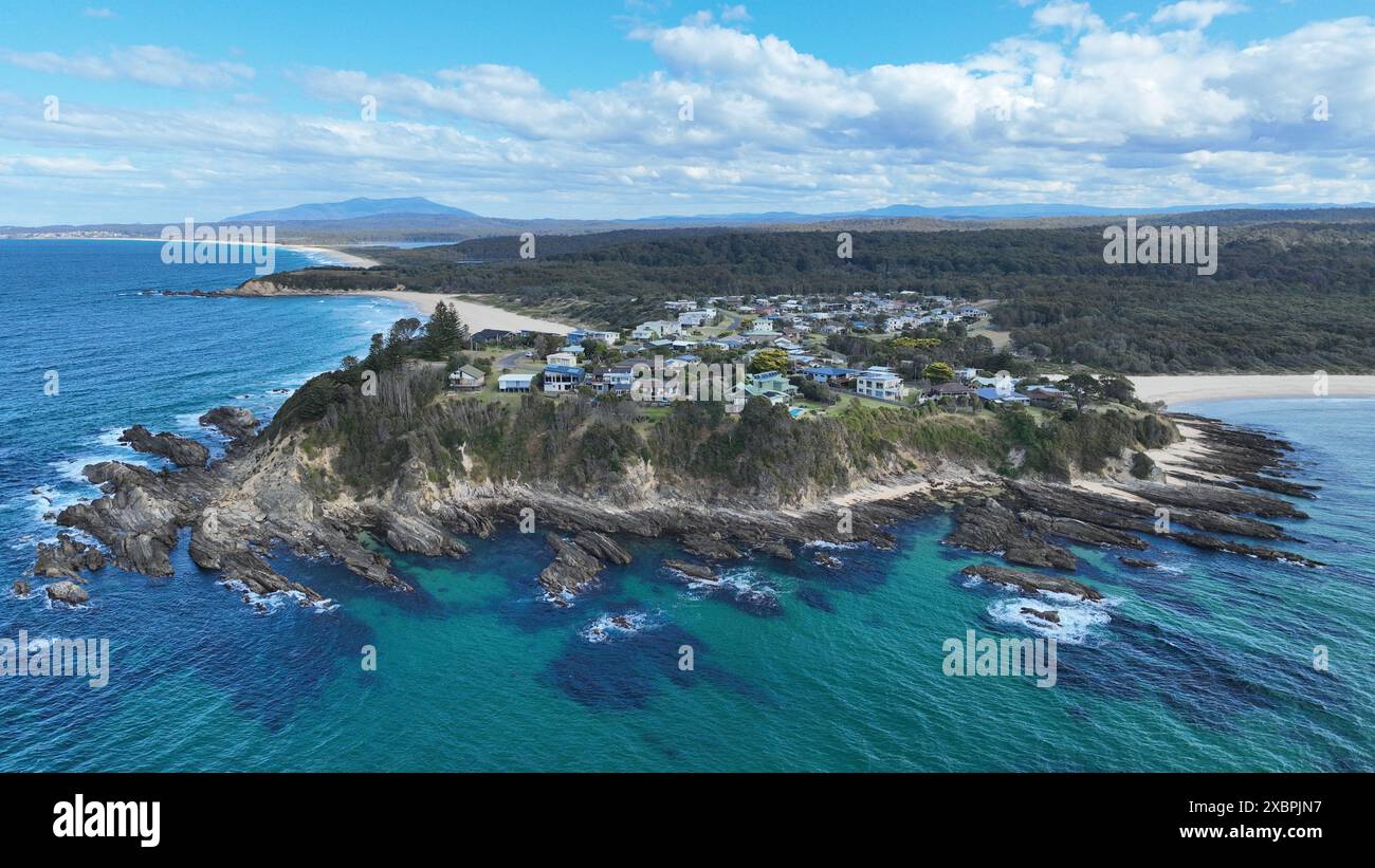 Aerial ocean beach island rocks hi-res stock photography and images - Alamy