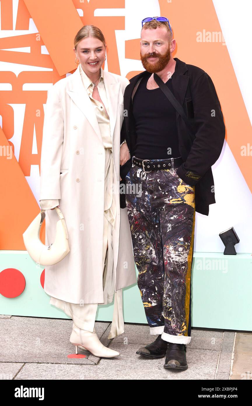 Self Esteem / Rebecca Lucy Taylor und Tom Rasmussen / Crystal Rasmussen ...