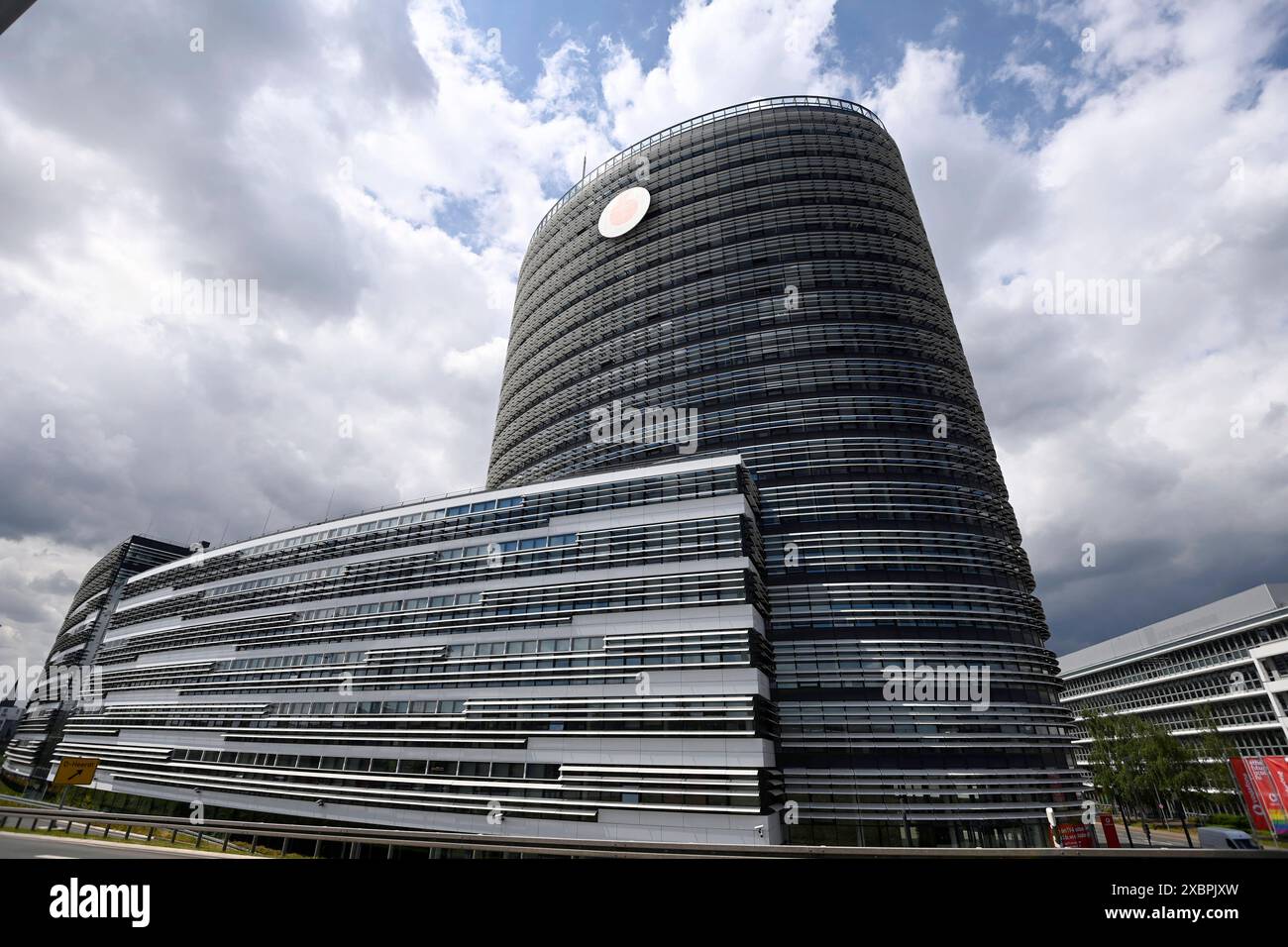 Die Konzernzentrale von VODAFONE in Duesseldorf Seestern, Aussenansicht ...