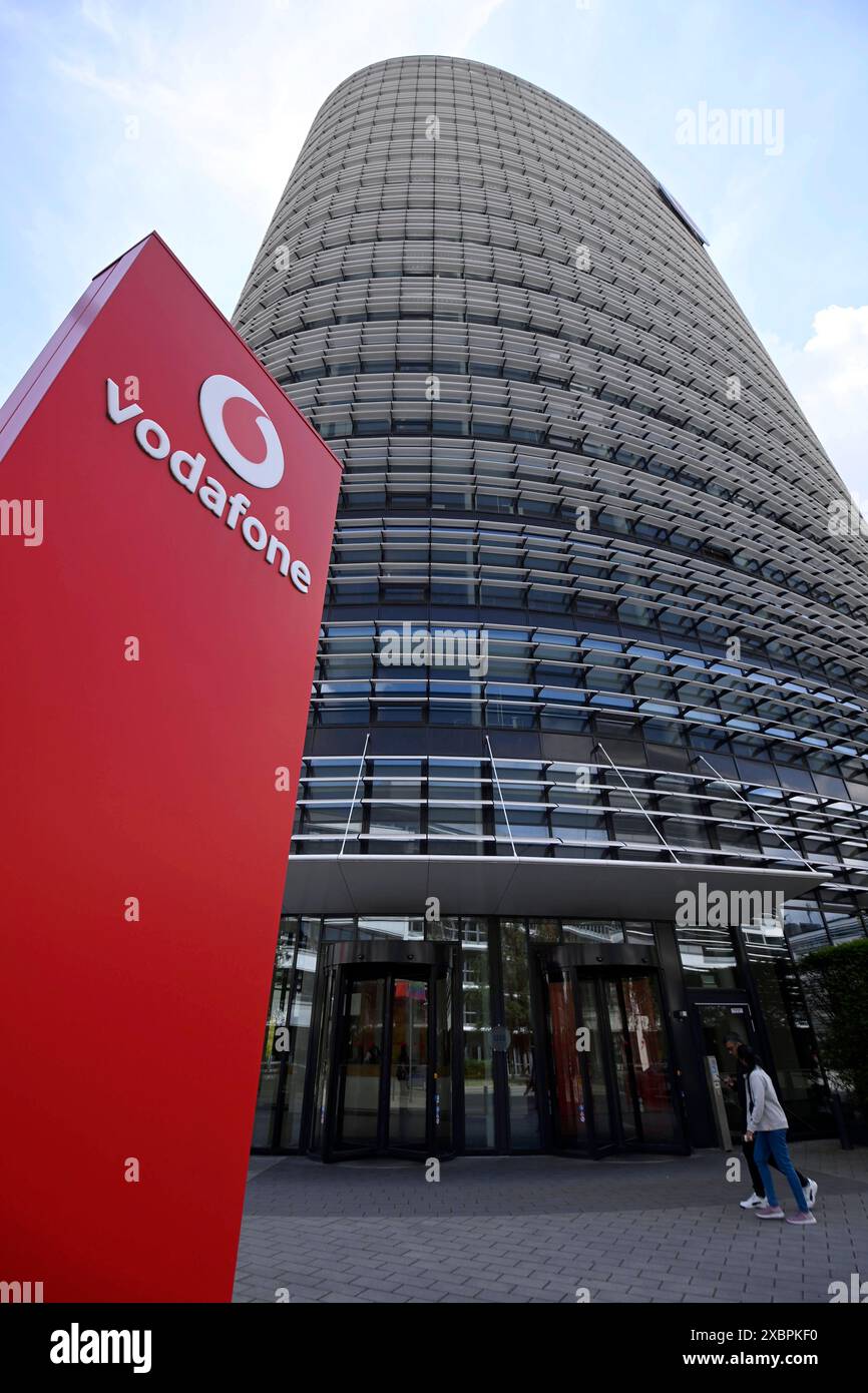 Die Konzernzentrale von VODAFONE in Duesseldorf Seestern, Aussenansicht ...
