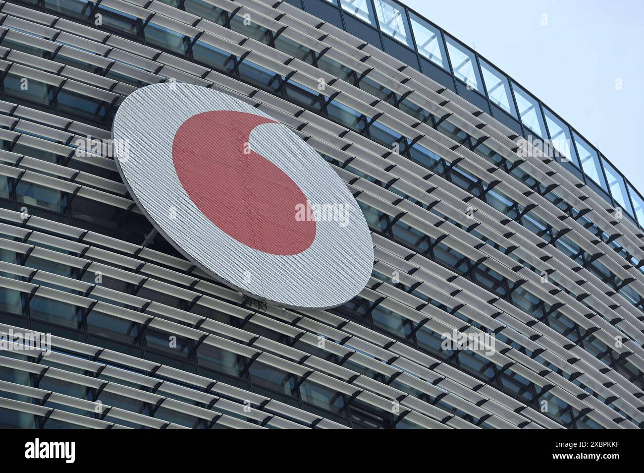 Die Konzernzentrale von VODAFONE in Duesseldorf Seestern, Aussenansicht ...