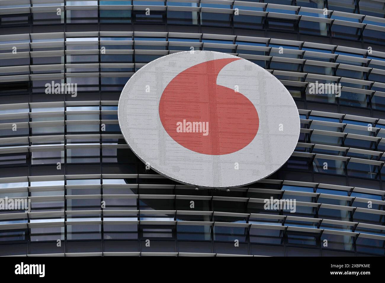 Die Konzernzentrale von VODAFONE in Duesseldorf Seestern, Aussenansicht ...