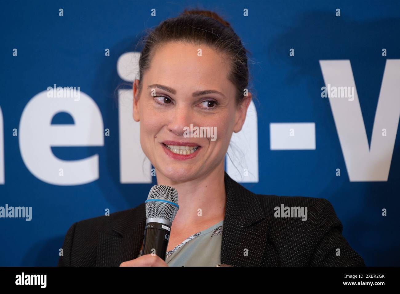 University liz hi-res stock photography and images - Alamy